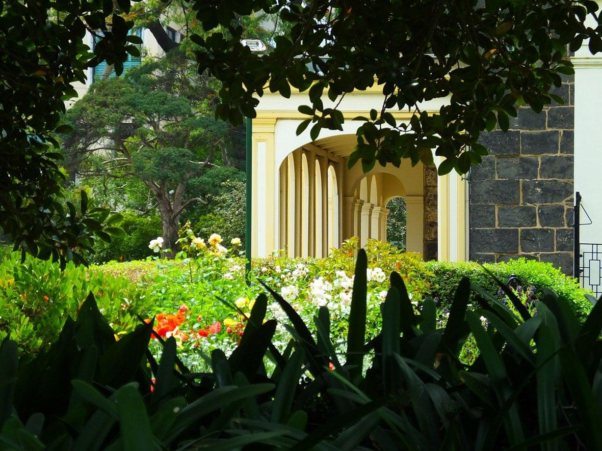 A Morning In East Melbourne: Swagger & Bishopscourt Garden — Double Tour